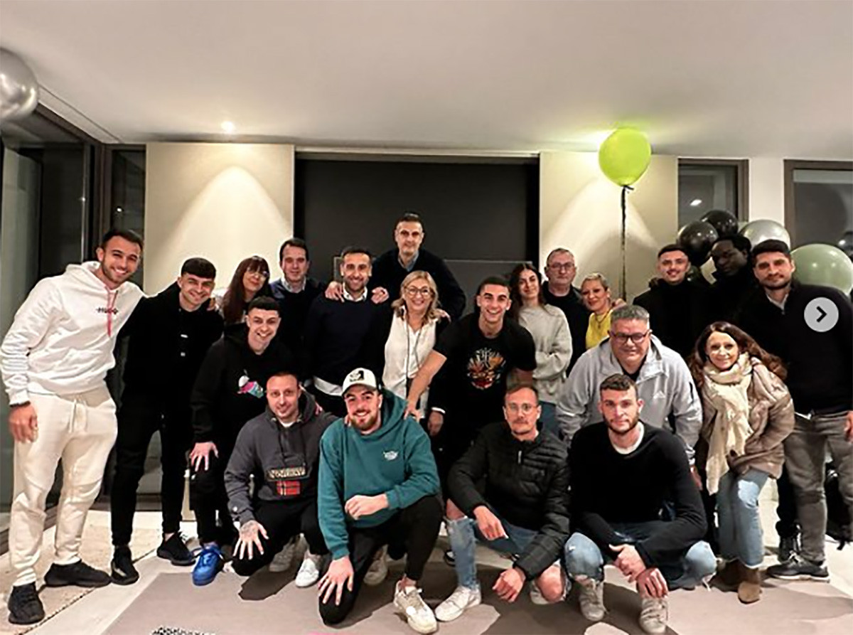 Los dos jugadores del Barça que fueron a la fiesta sorpresa de Ferran ...