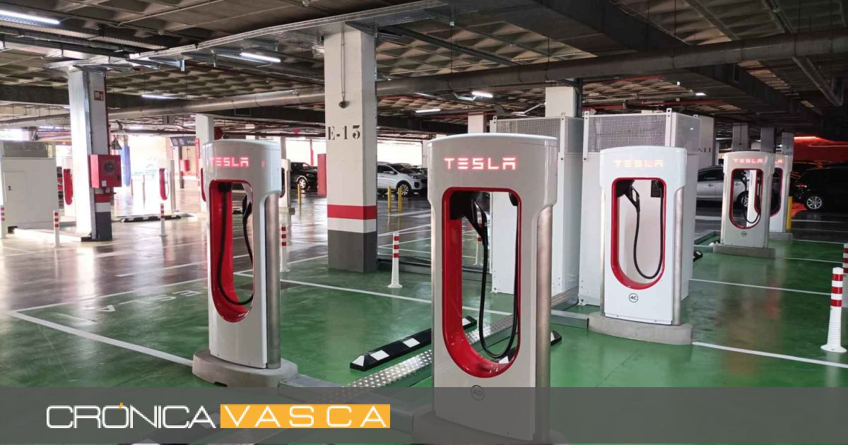 Tesla inaugura su segundo supercargador de Euskadi, el primero en Bizkaia