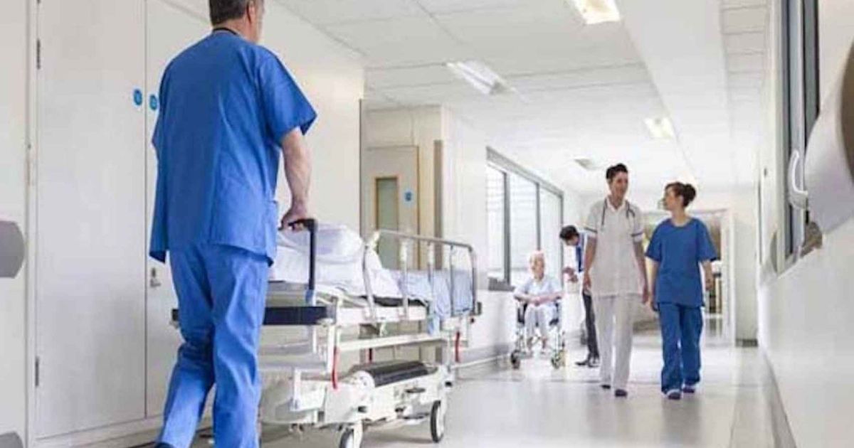 Un médico denuncia su despido tras coger la baja y dar negativo por ...